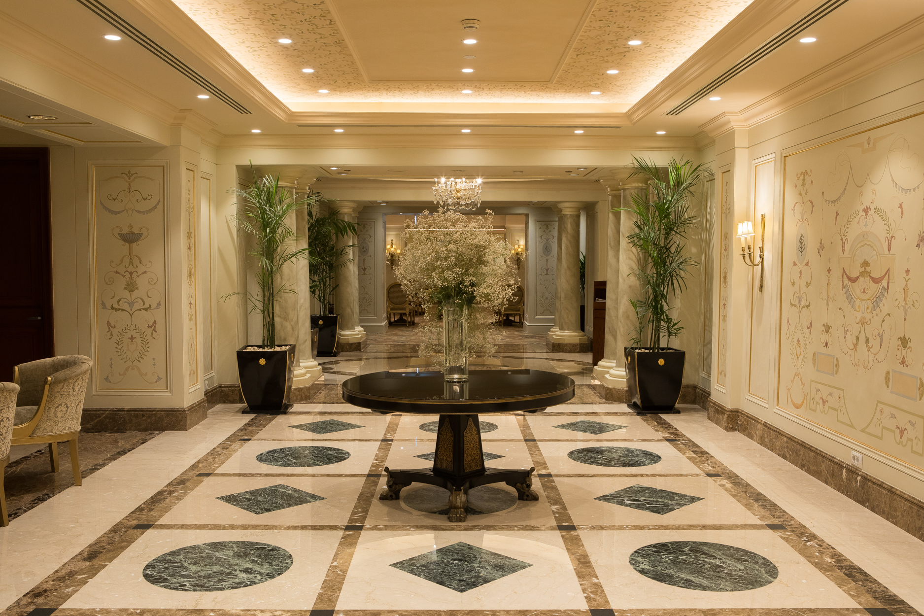 Four Seasons Hotel Tea Lounge – By Georges & Samuel