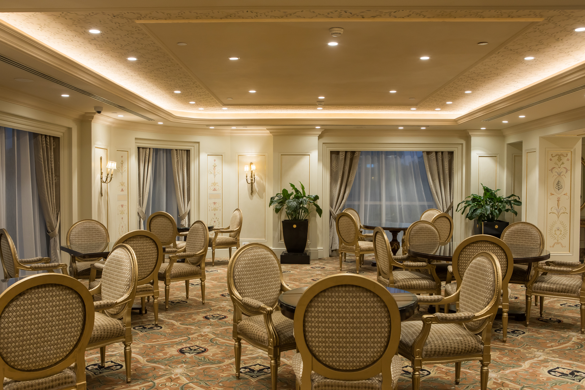 Four Seasons Hotel Tea Lounge – By Georges & Samuel